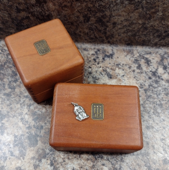 James Avery | Jewelry | Left Retired James Avery Signature Keepsake ...